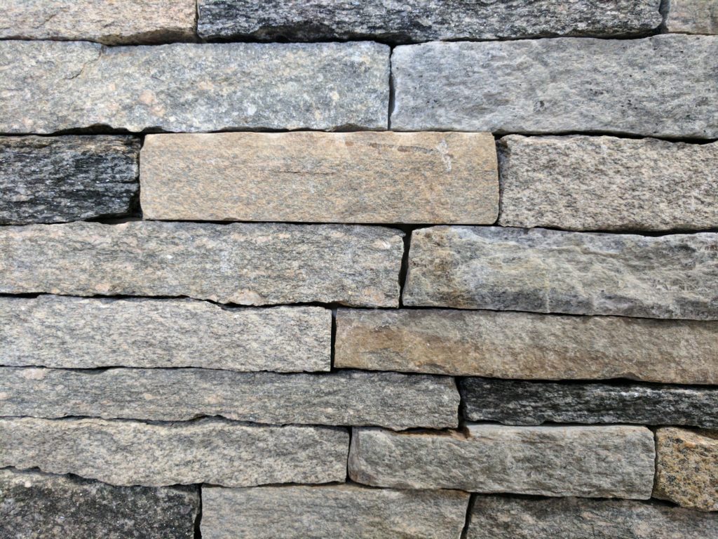Desert Creek CT | Building Stone | Brown & Silver Stone Veneer