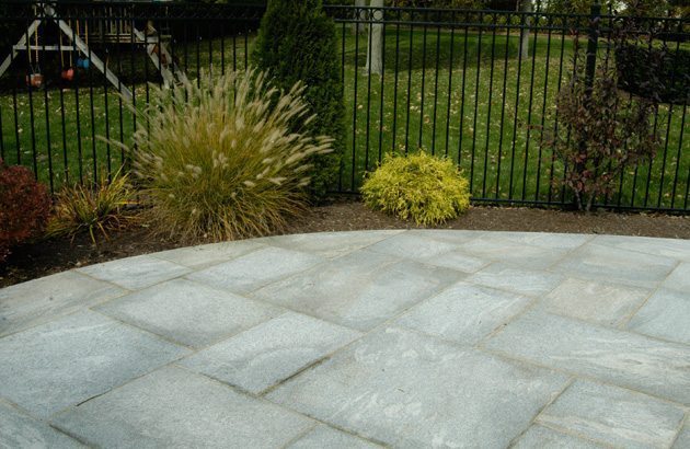 Hispania™ Granite Flagging Stone | Square-Cut Grey Flagging Stones
