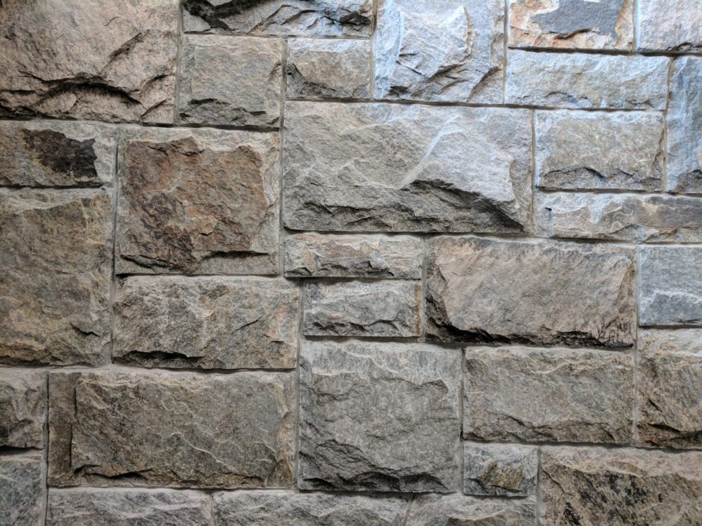 Ponderosa Variegated™ Natural Quartzite | Mosaic Building Stones