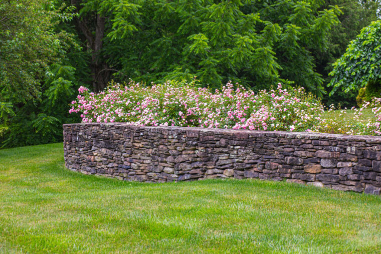 Dry Stack Fieldstone Wall Ideas That Will Charm Any Home